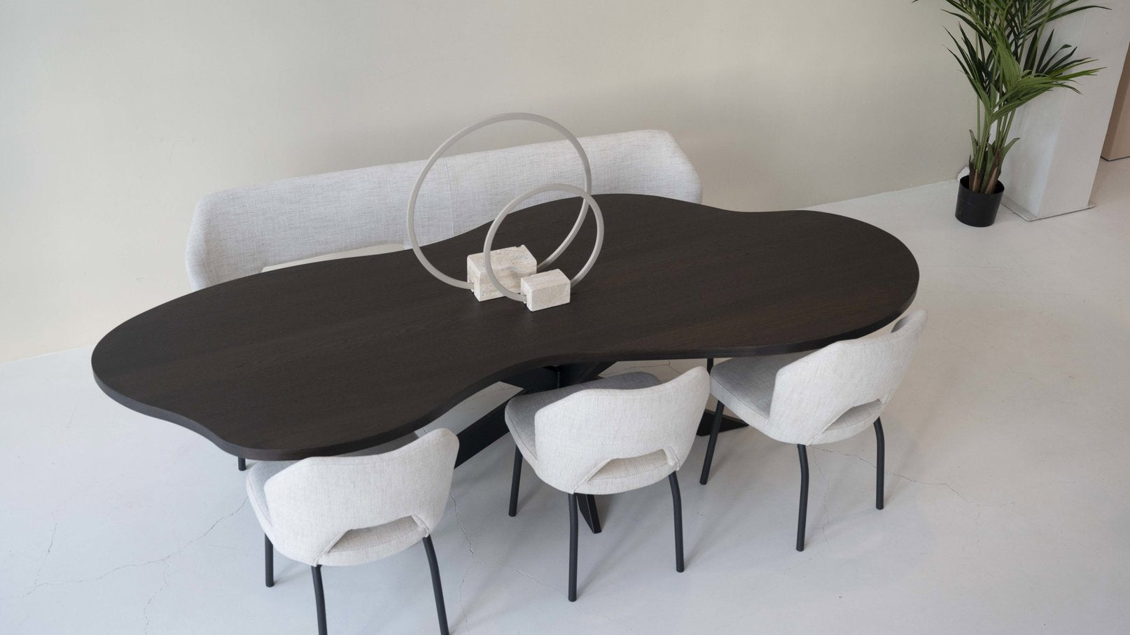 Eettafel Cloudi van PUUUR koop je het beste bij Solfelt!